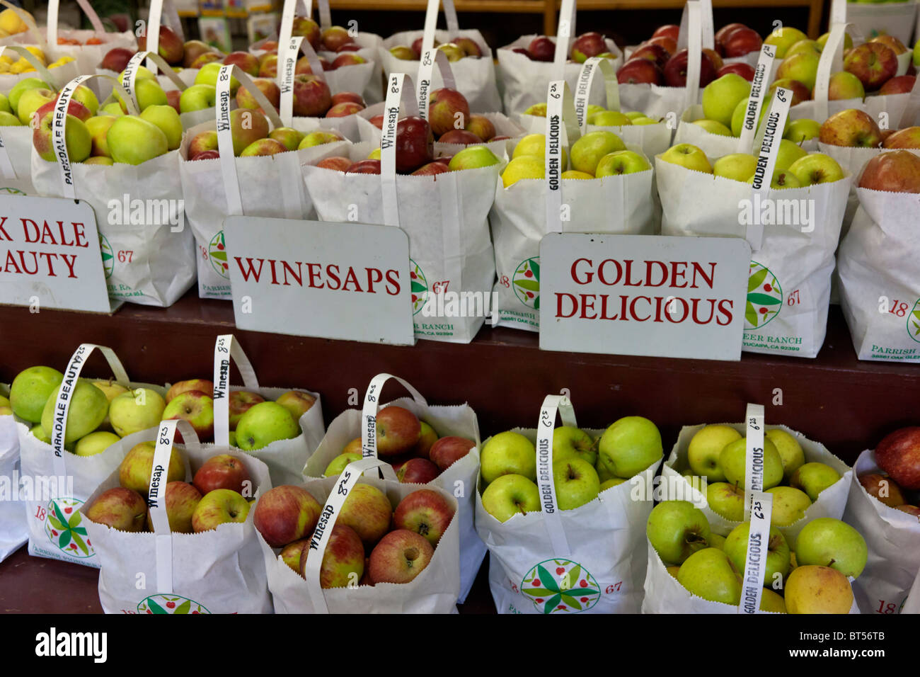 Apples autumn display hi-res stock photography and images - Alamy