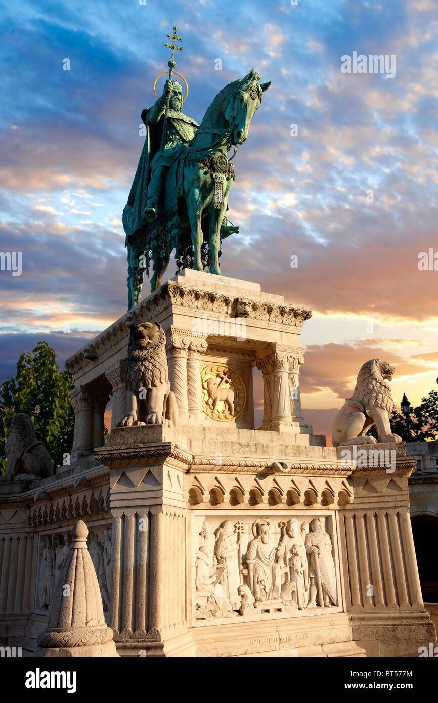 Statue of King Istvan ( Stephan ) - Fisherman's Bastion - Castle ...