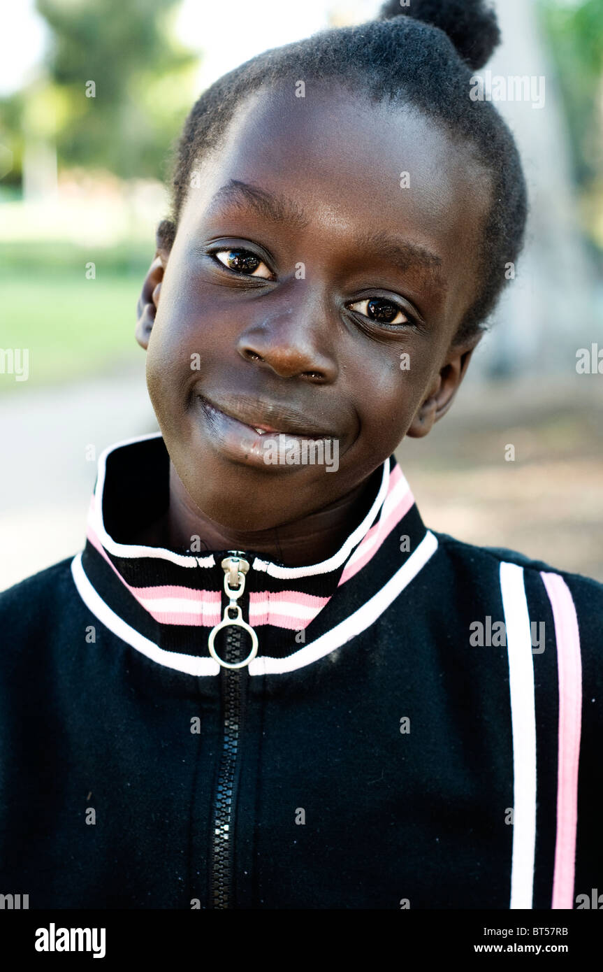 African girl in fitzroy melbourne hi-res stock photography and images ...