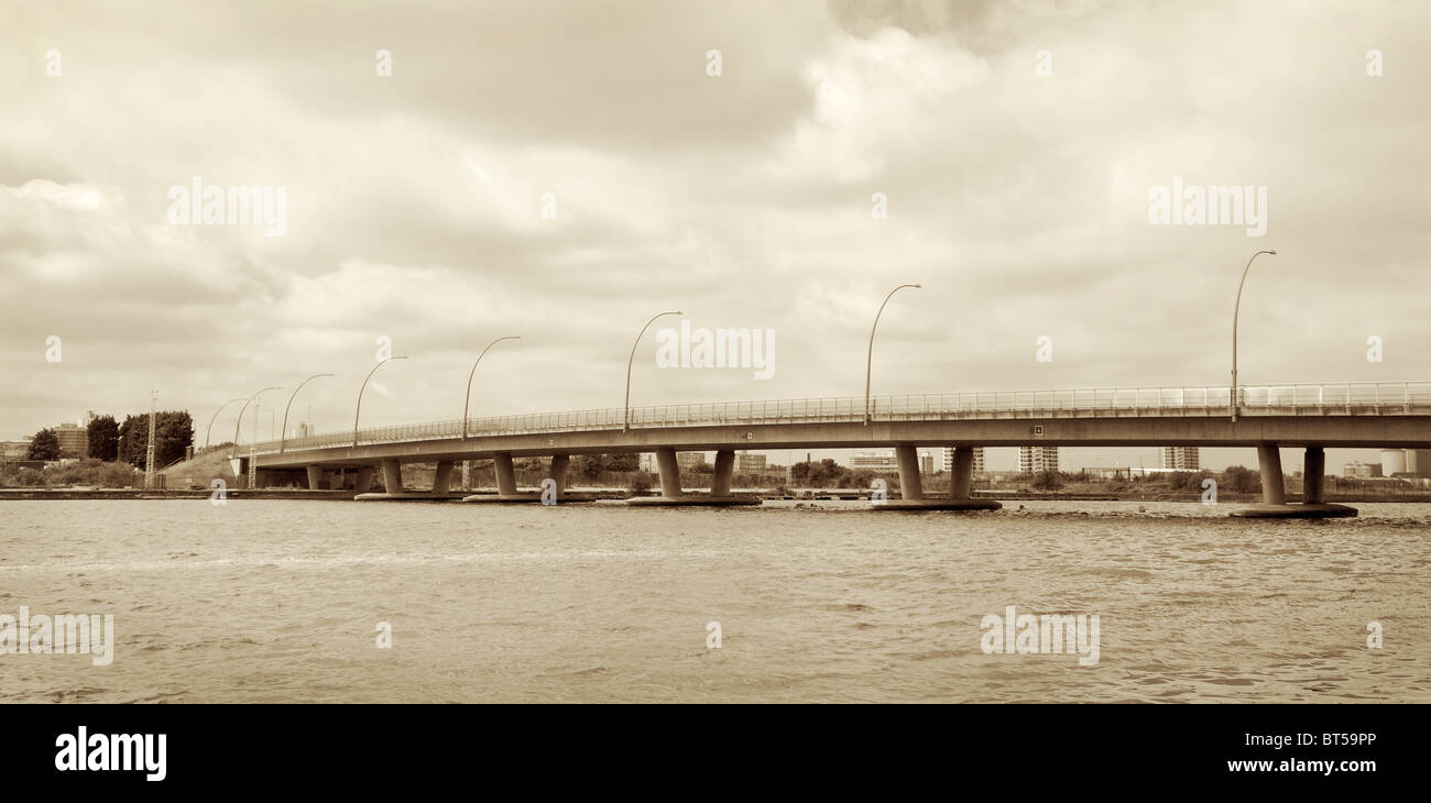 Sir Steve Redgrave Bridge, East London Stock Photo - Alamy