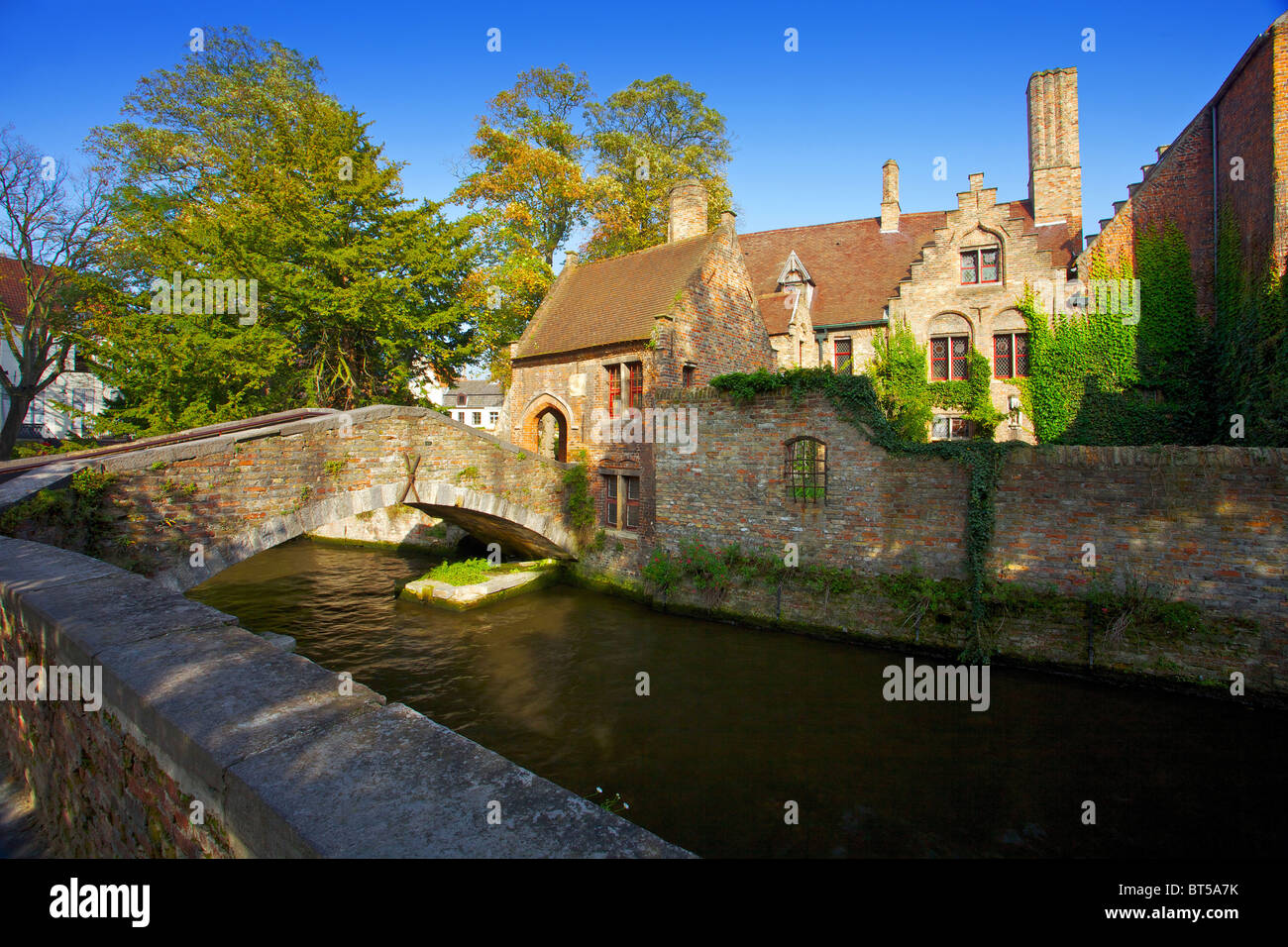 Boniface Bridge, Bruges, in the late afternoon Stock Photo - Alamy