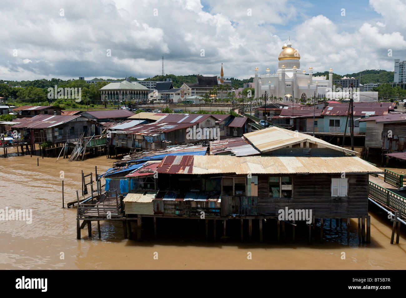 View of Sultan Omar Ali Saifuddin Mosque From Kampong Ayer Water ...