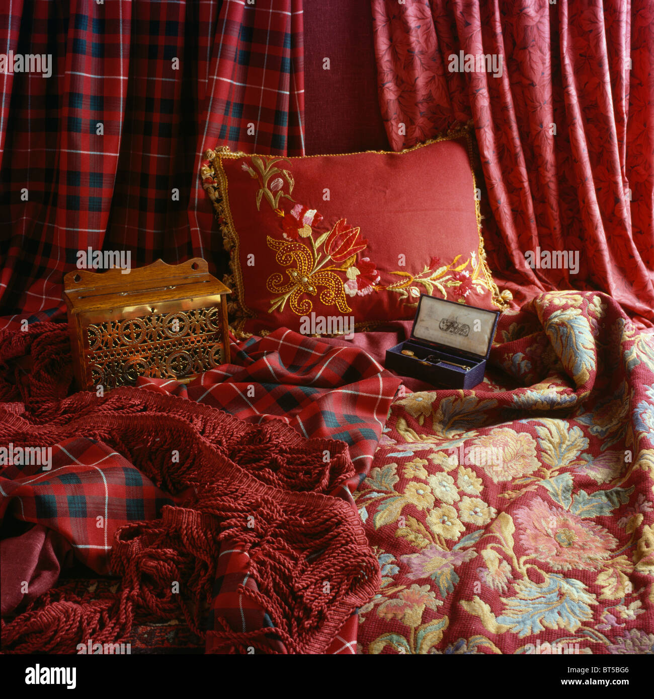 Patterned fabric cushions hi-res stock photography and images - Alamy