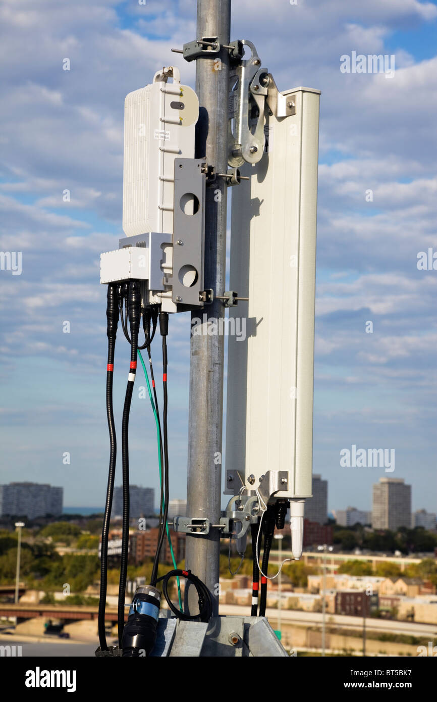 Cellular telephone antenna hi-res stock photography and images - Alamy