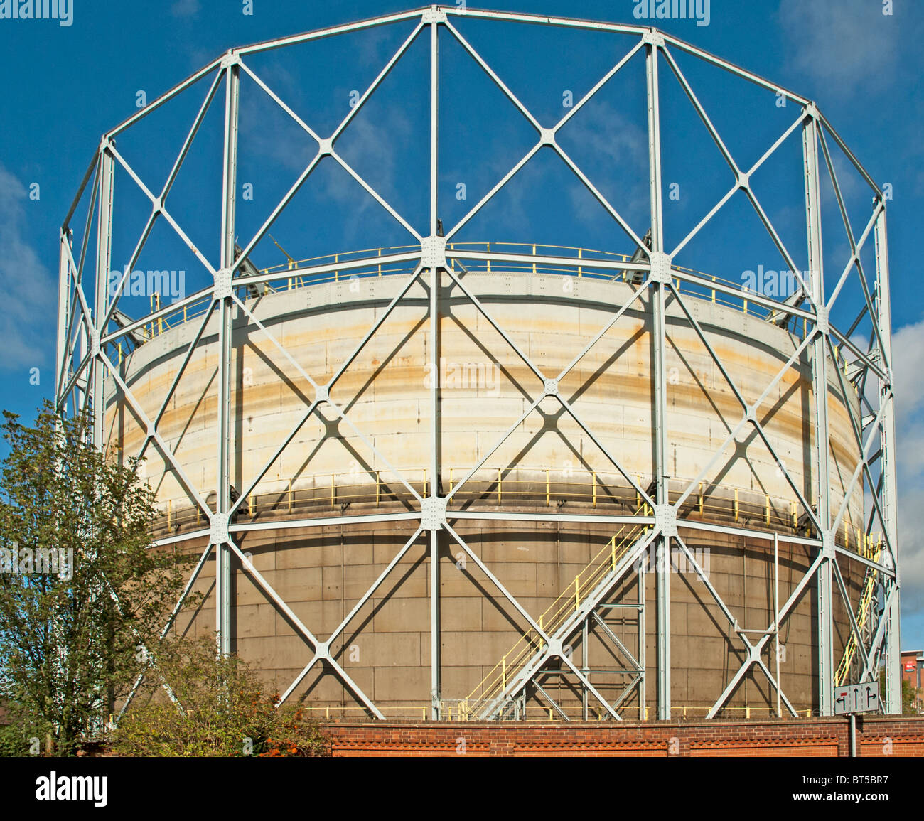 Gas Storage Tank England Stock Photos & Gas Storage Tank England Stock ...