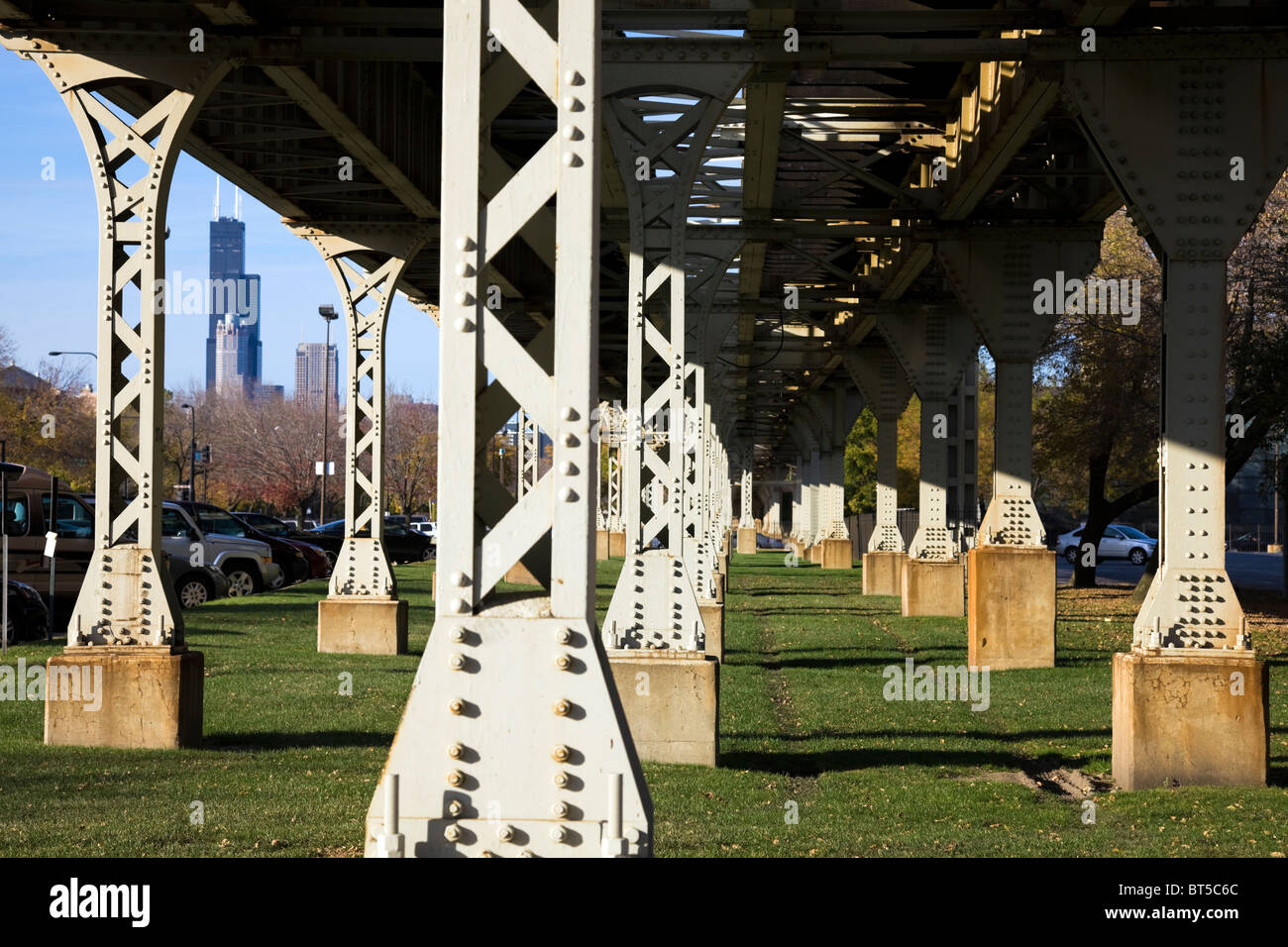Legs of the L train bridge Stock Photo - Alamy