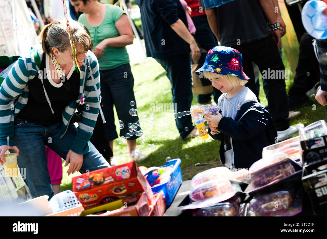 Multicultural kids playing australia hi-res stock photography and ...