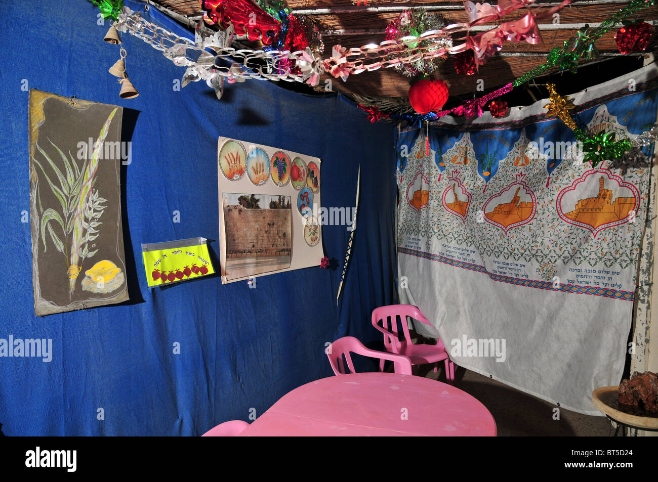 Sukkah Booths High Resolution Stock Photography and Images - Alamy