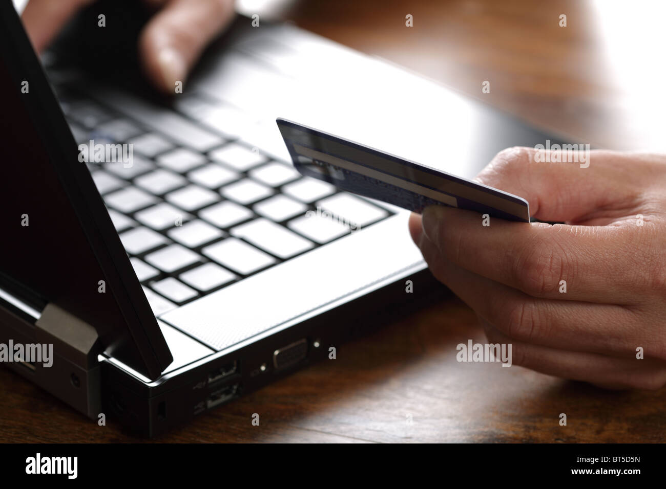 Shopping internet hi-res stock photography and images - Alamy