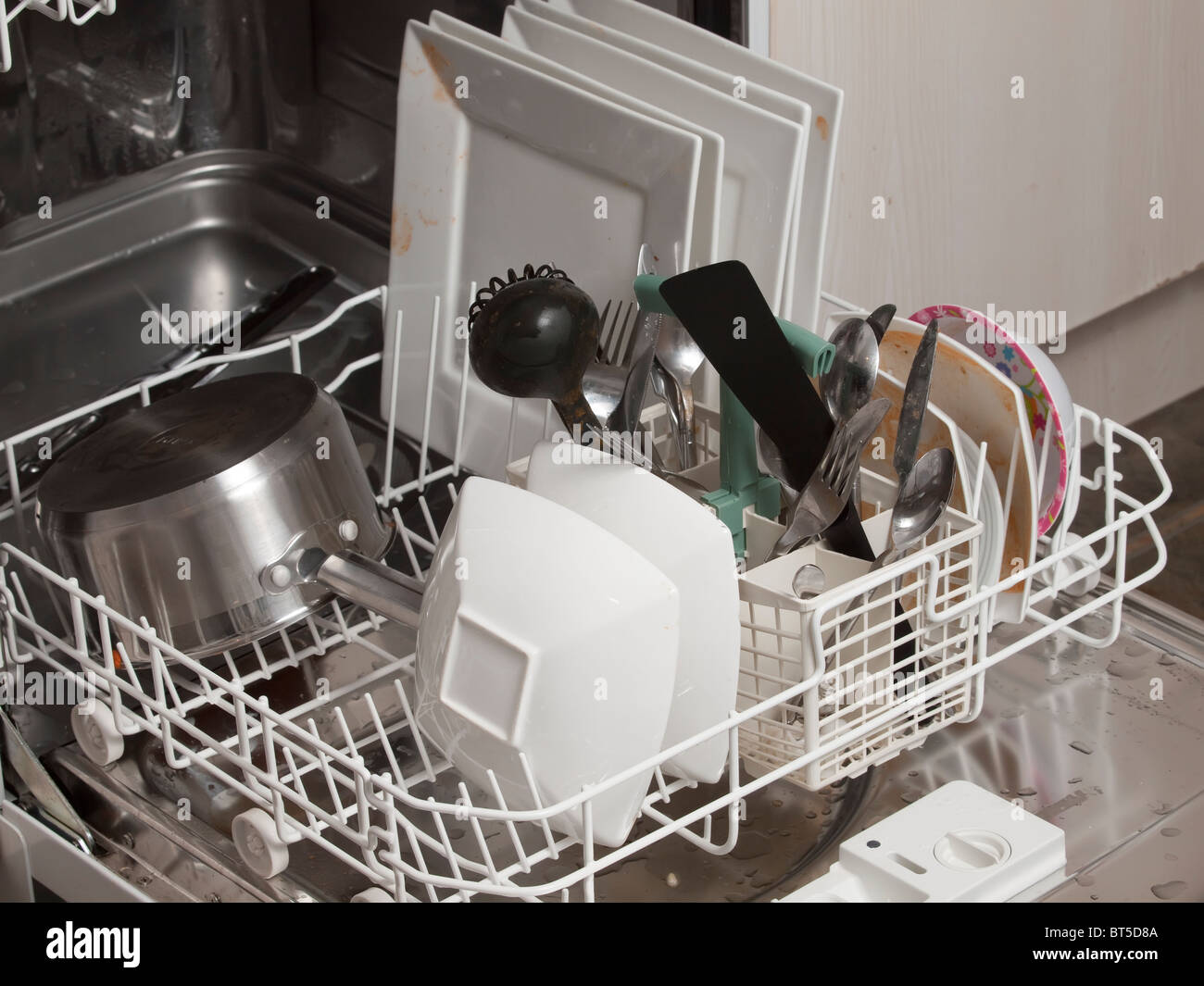 Dirty Dishes Dishwasher High Resolution Stock Photography and Images ... Dirty Dishes Dishwasher High Resolution Stock Photography and Images ...
