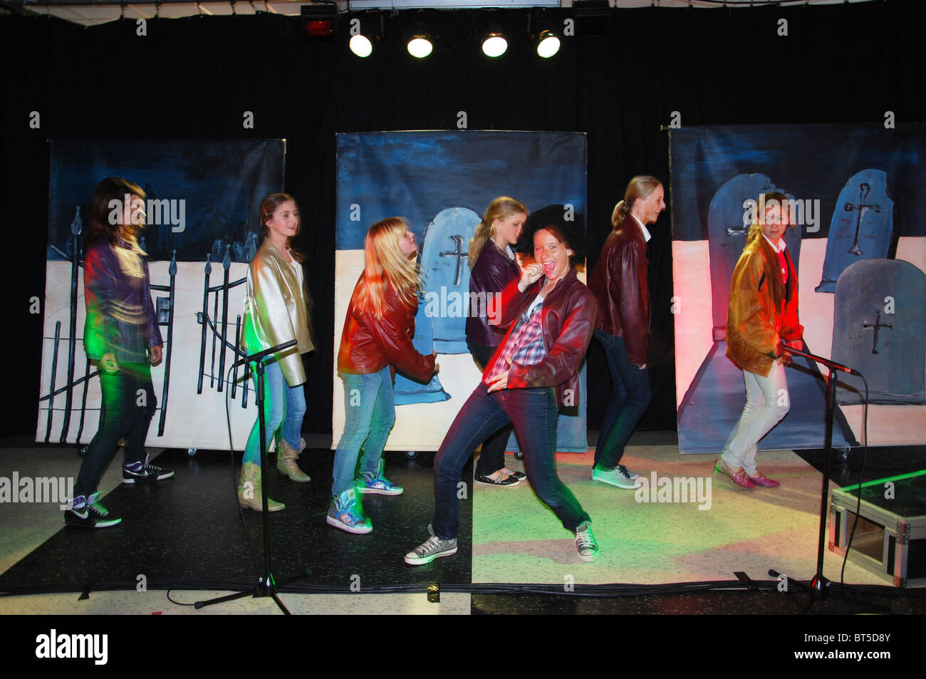 School play stage hi-res stock photography and images - Alamy