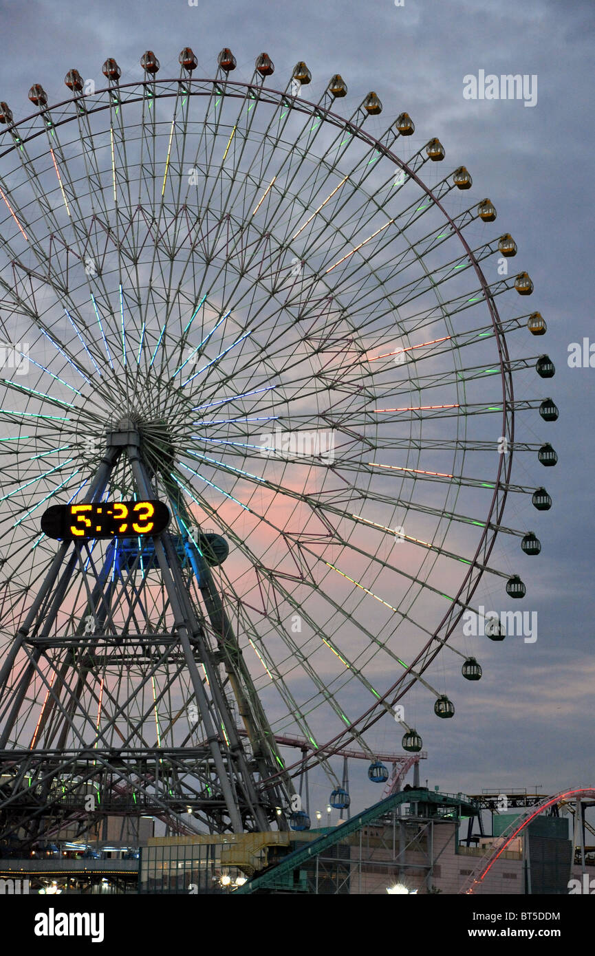 Ferris Wheel in Yokohama,Japan Stock Photo - Alamy