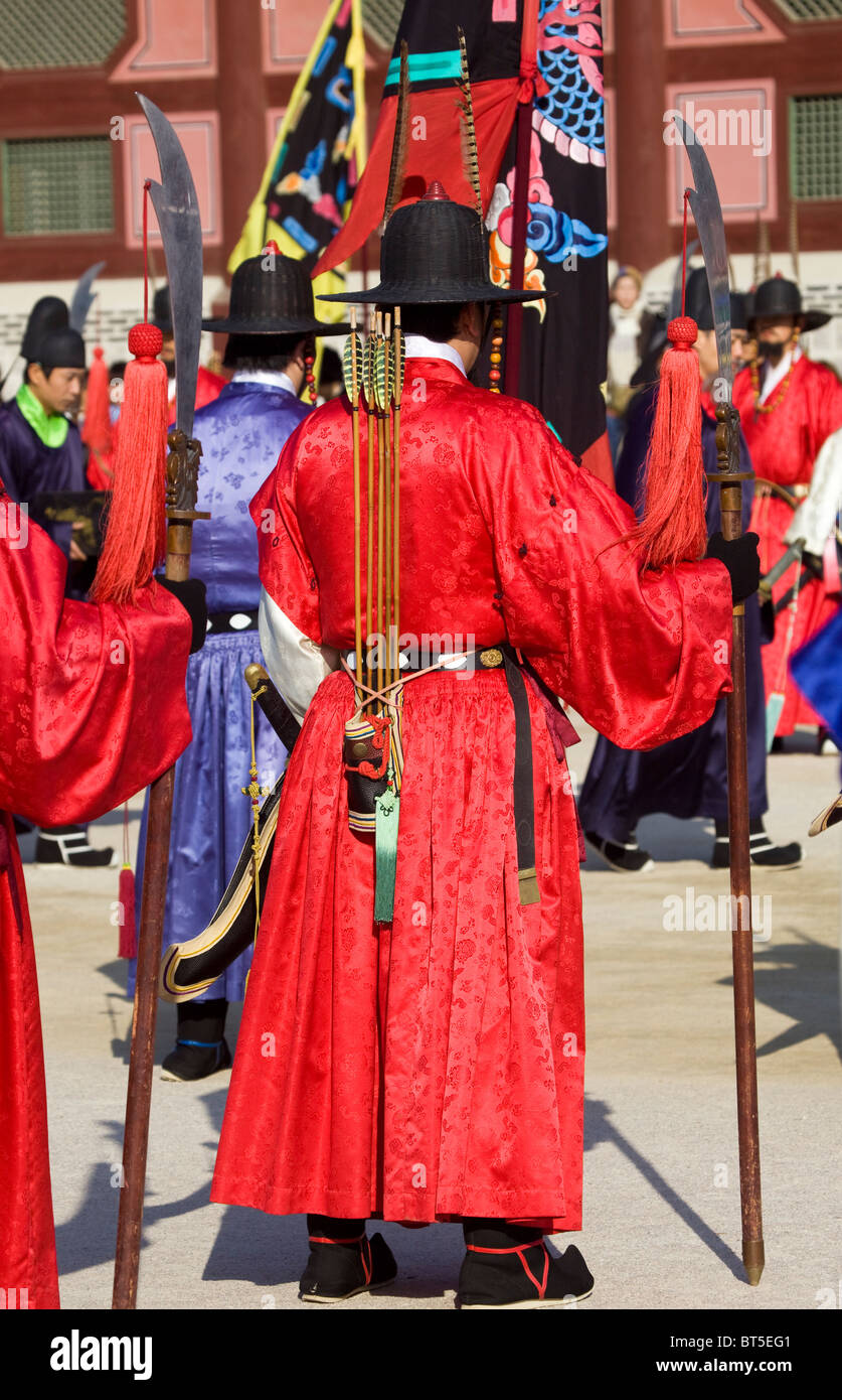Ceremonial Palace Guard Gyeongbokgung Palace Seoul South Korea Stock Photo - Alamy