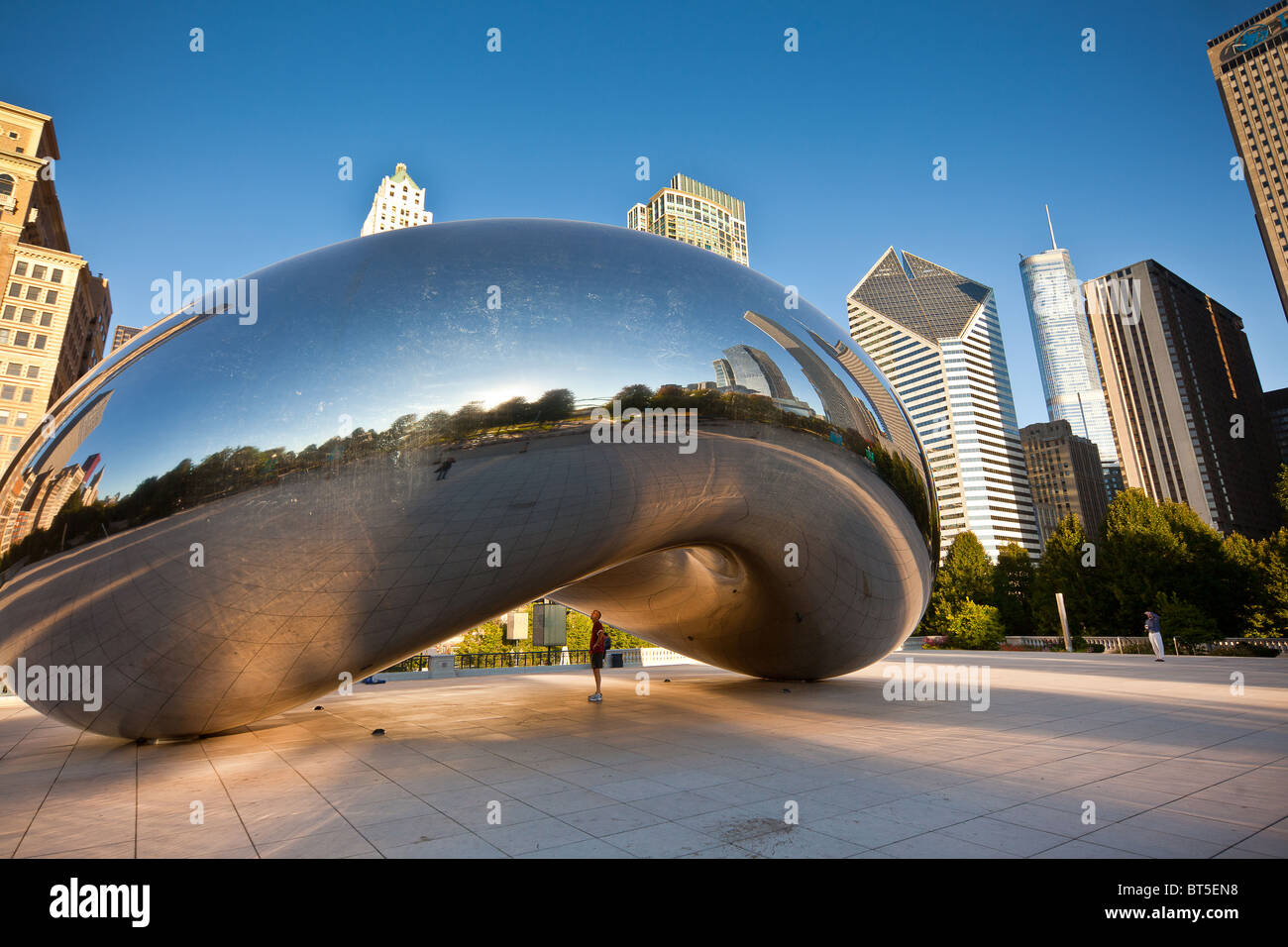 Cloud Gate knows as the Chicago Bean in Millennium Park in Chicago, IL ...