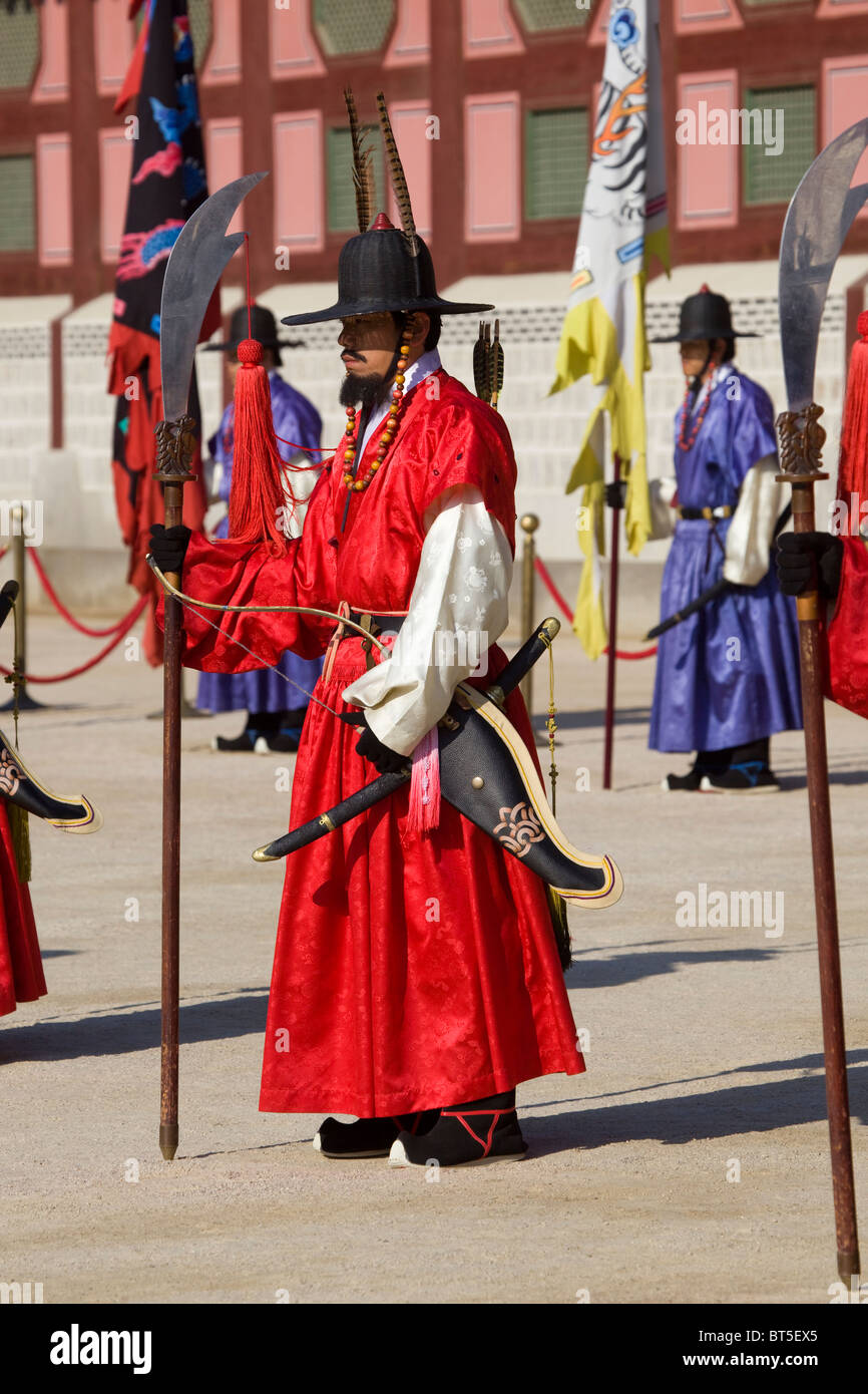 Ceremonial Palace Guard Gyeongbokgung Palace Seoul South Korea Stock Photo - Alamy