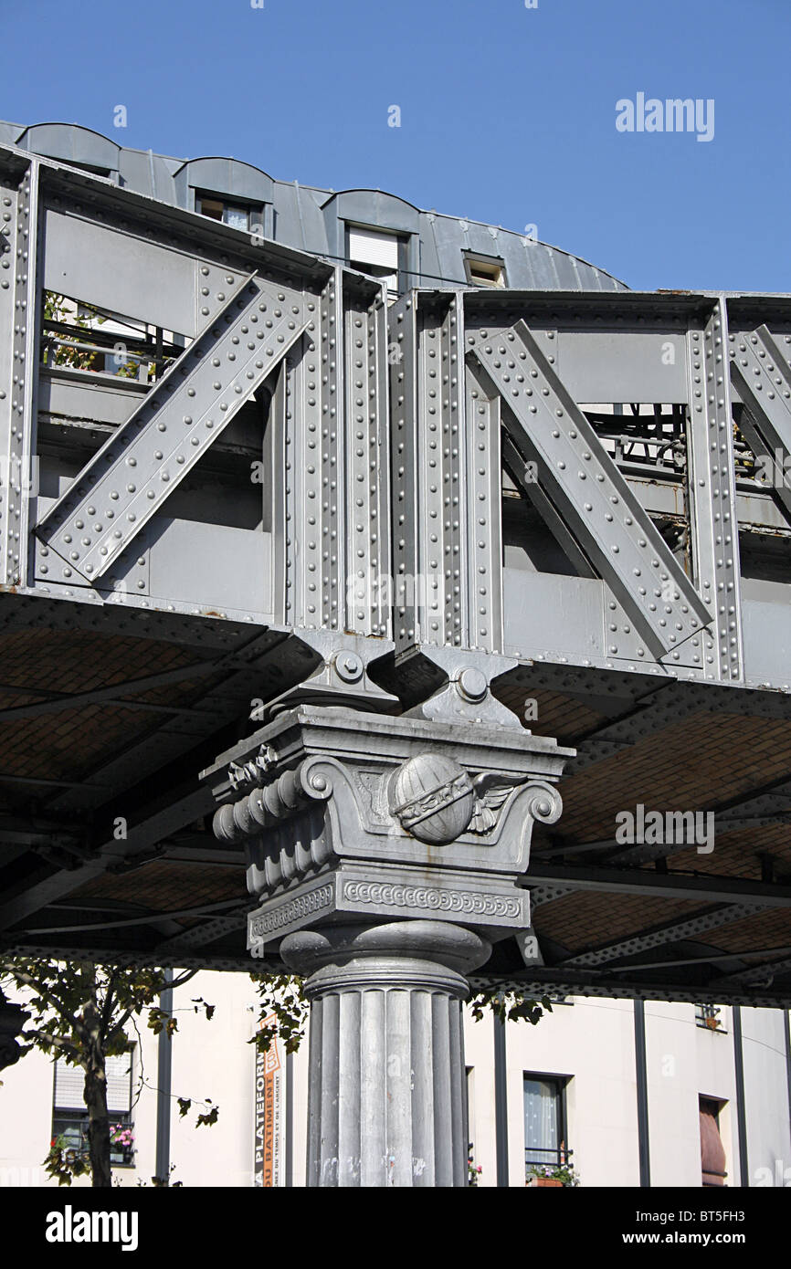 Steel section arched bridge hi-res stock photography and images - Alamy