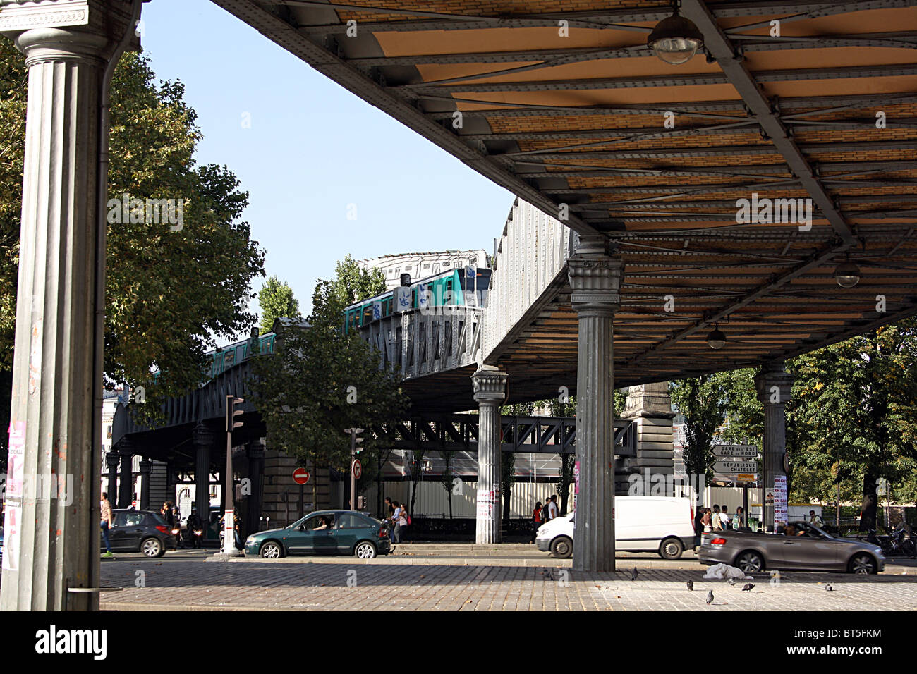 Paris, Overground section of Metro line 2 Stock Photo - Alamy