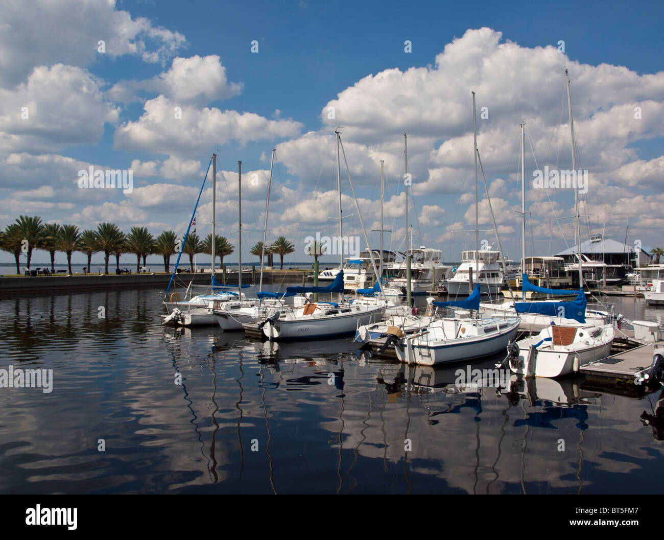Waterfront Yacht basin at the Port of Sanford on Lake Monroe in Florida ...