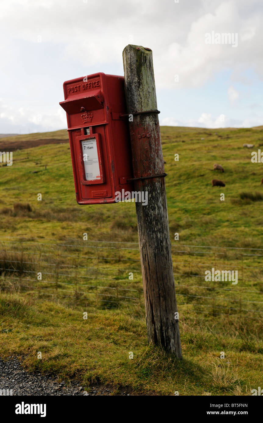 Rural Royal Mail Post Box Stock Photo - Alamy