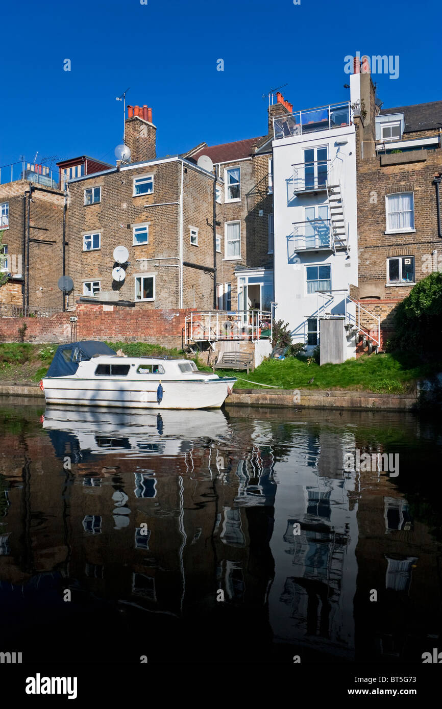 The Grand Union Canal (Paddington Arm) with Waterside Houses and ...