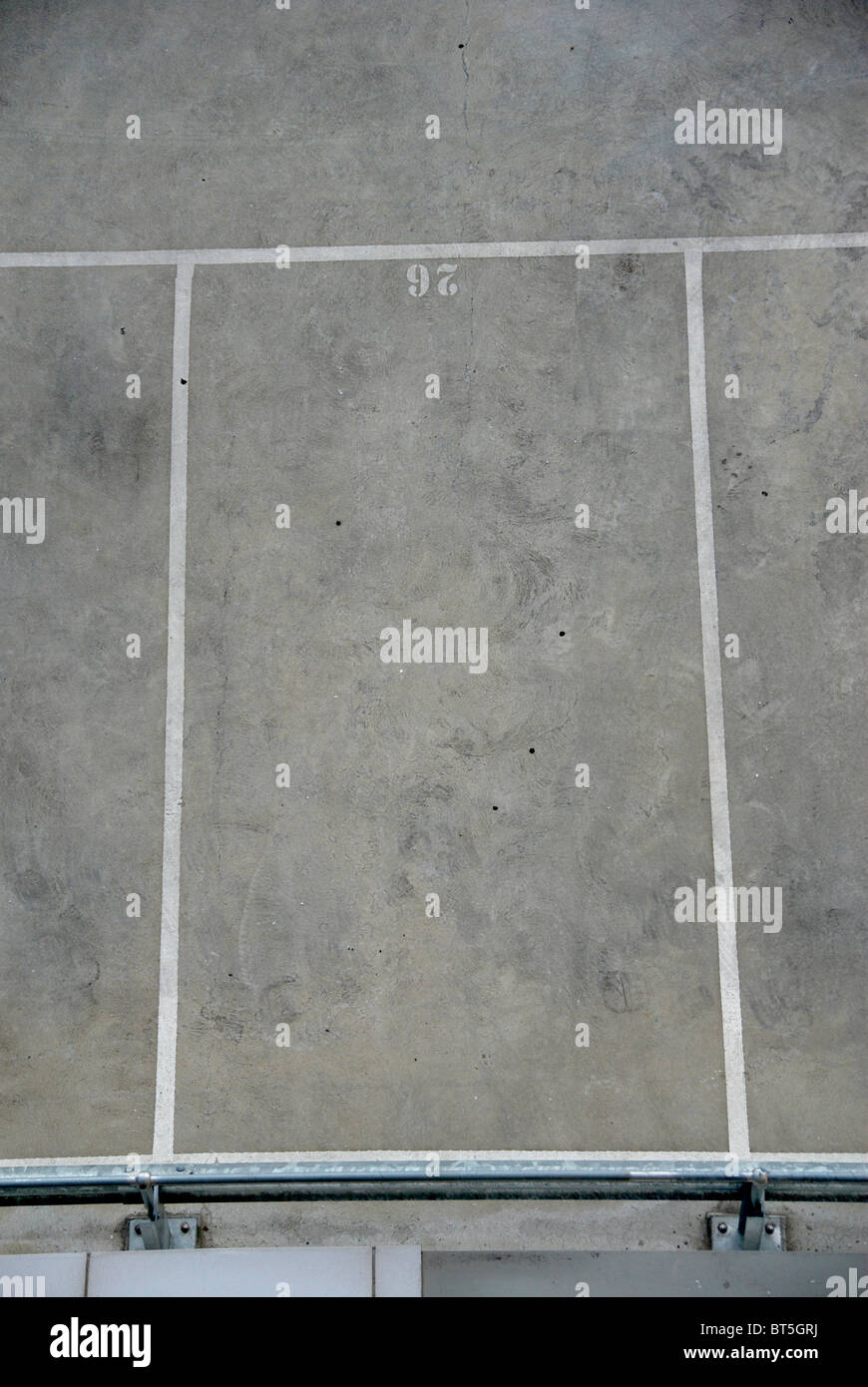 High up view of a parking bay from above with no cars Stock Photo - Alamy