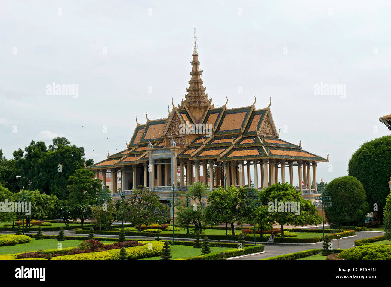 The Chan Chhaya Pavilion or "Moonlight Pavilion" in The Royal Palace ...