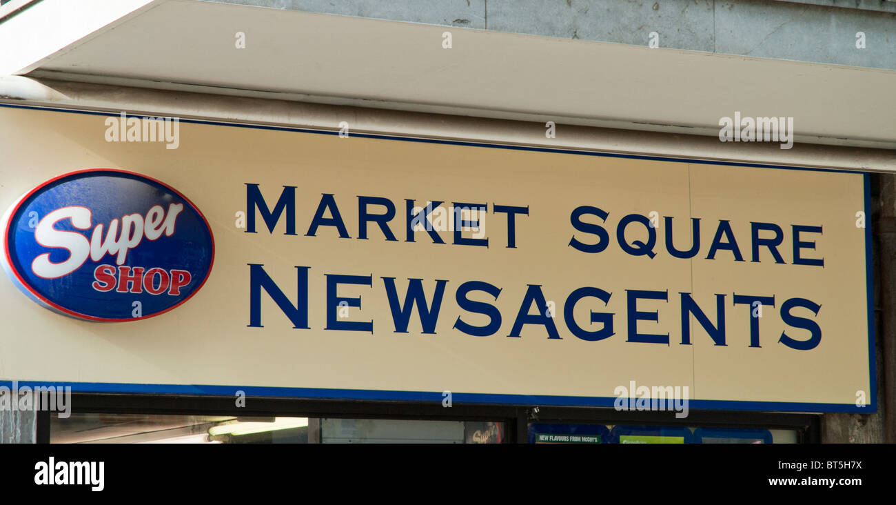 Newsagents hi-res stock photography and images - Alamy