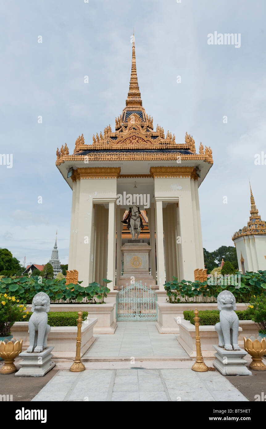 King norodom sihanouk palace cambodia hi-res stock photography and ...