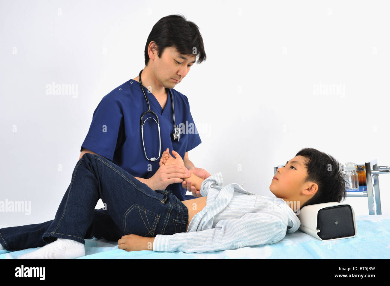 Doctor cart hi-res stock photography and images - Alamy