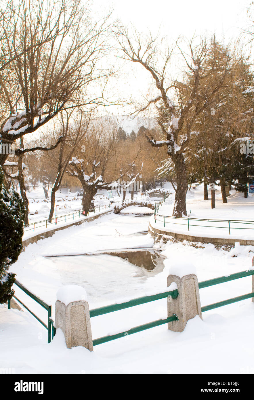 chinese garden winter Stock Photo - Alamy
