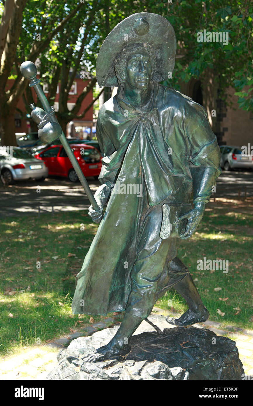 Bronzeskulptur von Bert Gerresheim, Heiliger Apostel Jakobus als Pilger ... Bronzeskulptur von Bert Gerresheim, Heiliger Apostel Jakobus als Pilger ...