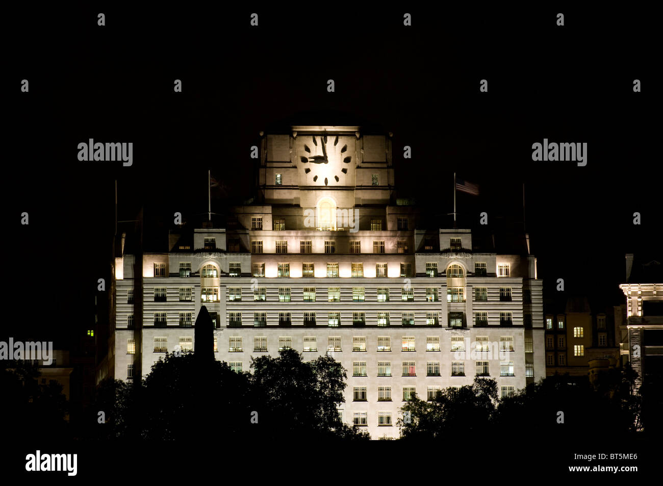 Shell Building London Stock Photo - Alamy