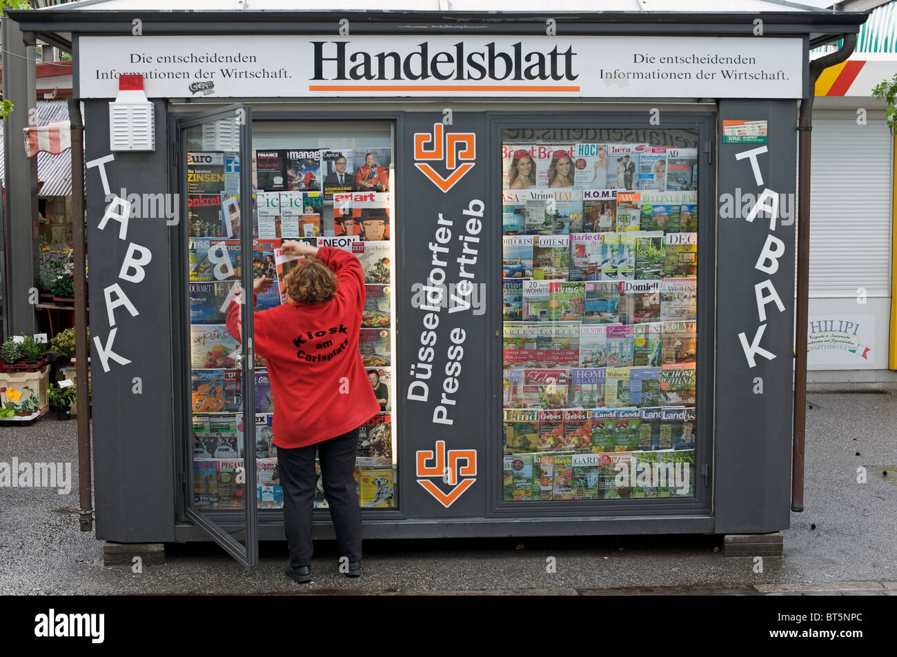 Newsagents High Resolution Stock Photography and Images - Alamy