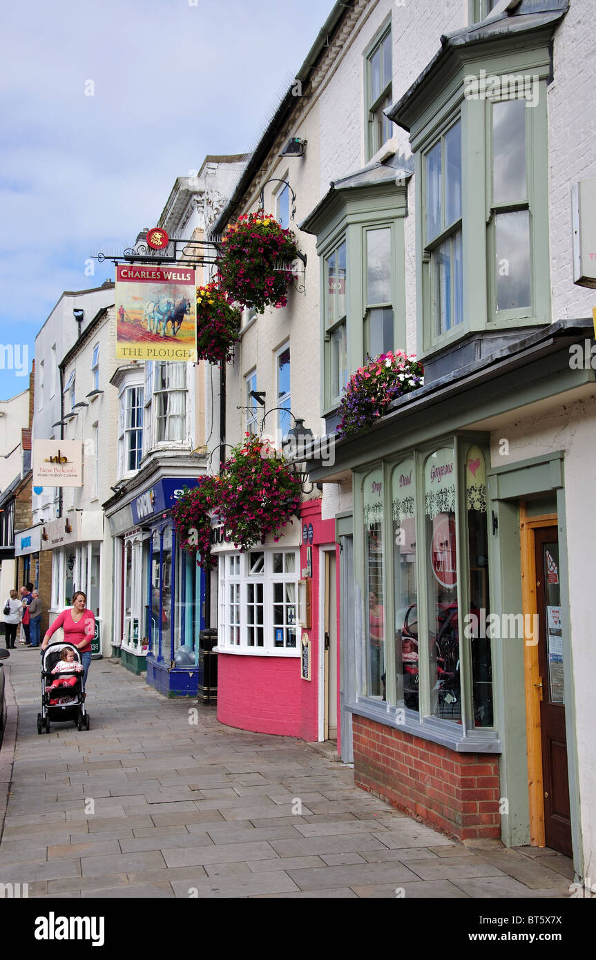 The Plough Pub, Watling Street East, Towcester, Northamptonshire ...