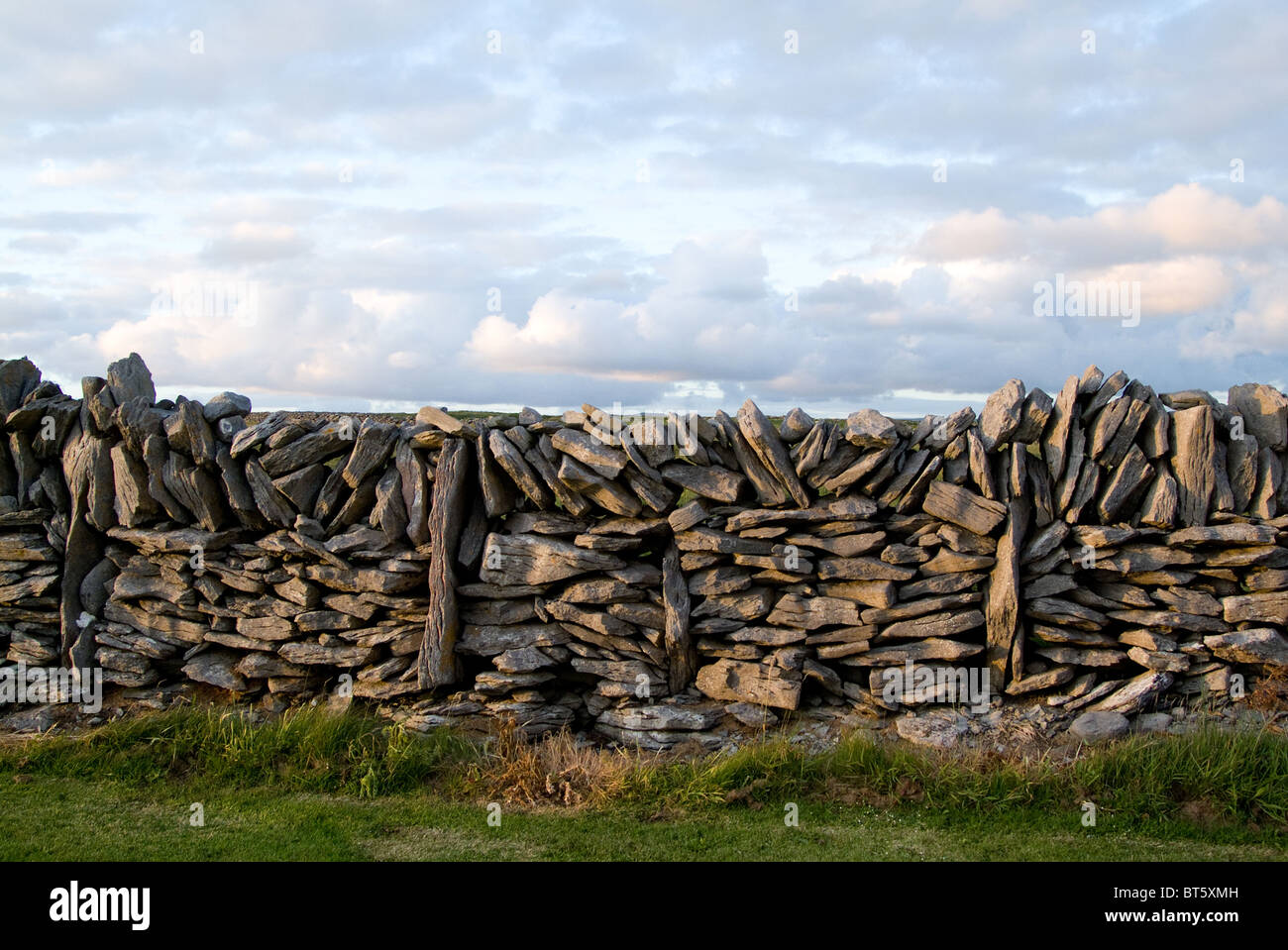 Dry stone wall southern Ireland republic Irish Eire Atlantic coast west ...