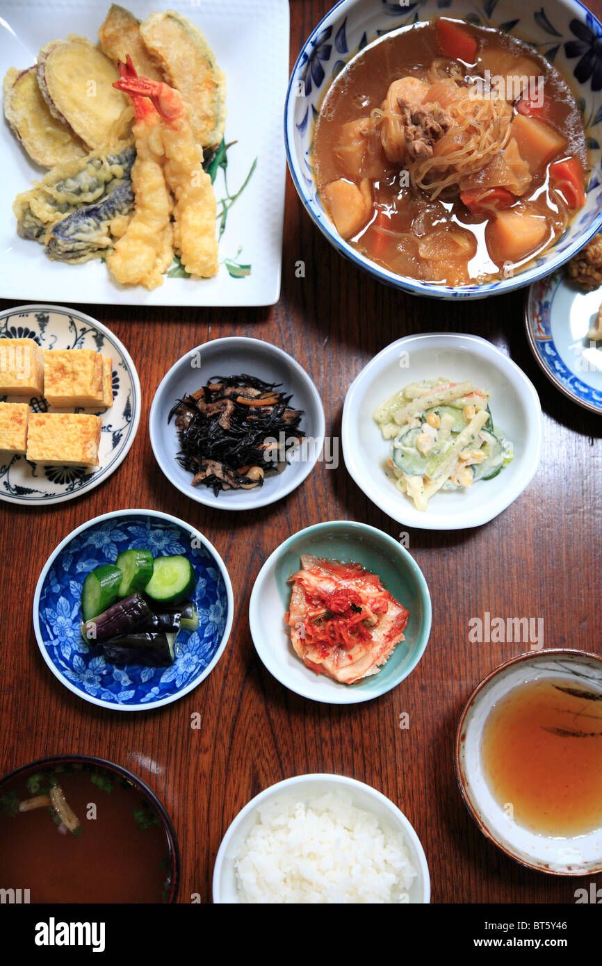 Japanese table hi-res stock photography and images - Alamy