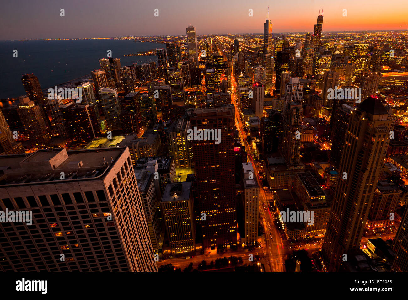 Chicago skyline aerial hi-res stock photography and images - Alamy