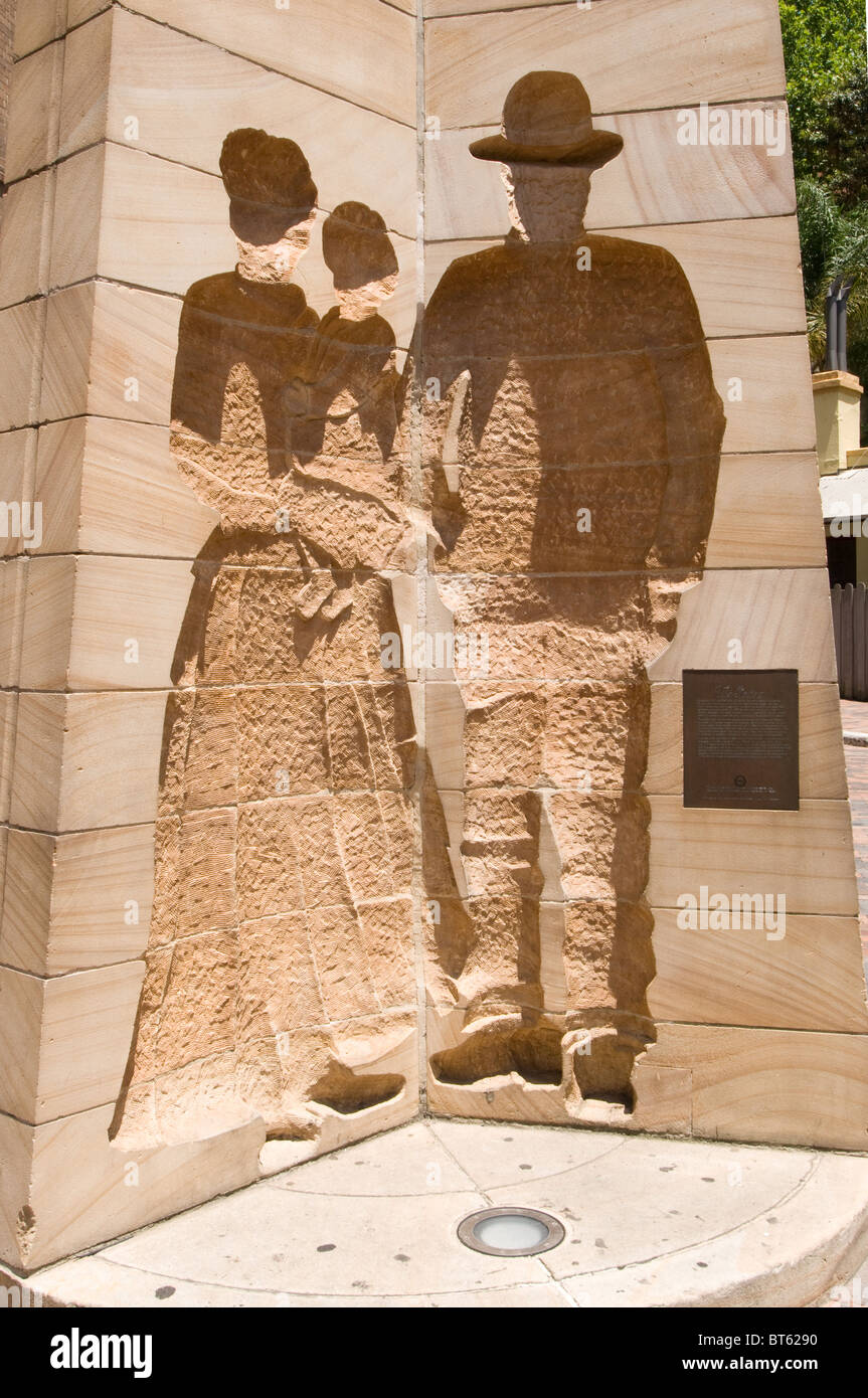 sydney harbour statue sandstone early settlers family arch ...