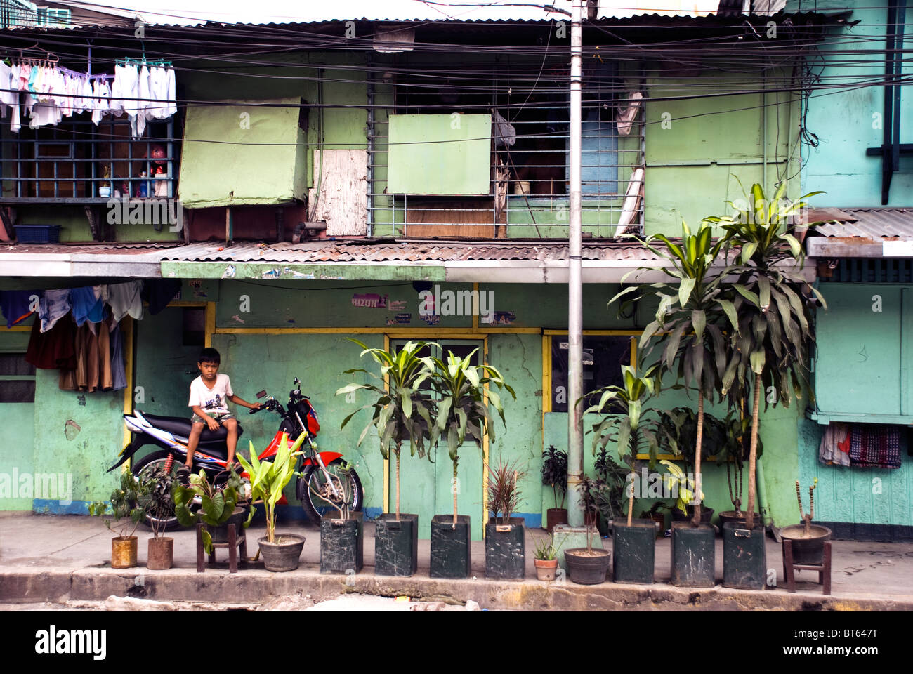 Manila slums hi-res stock photography and images - Alamy