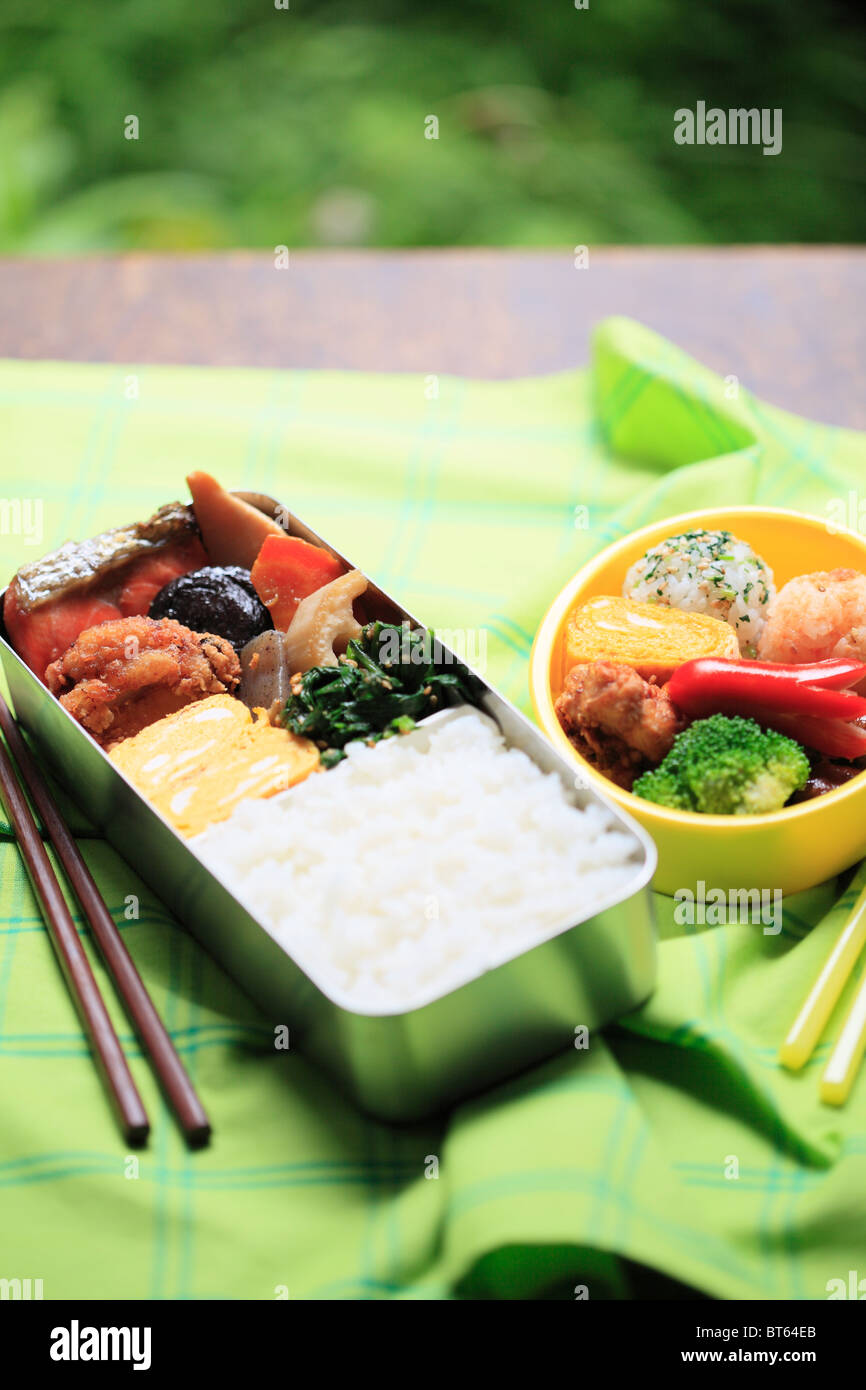 Japanese obento hi-res stock photography and images - Alamy