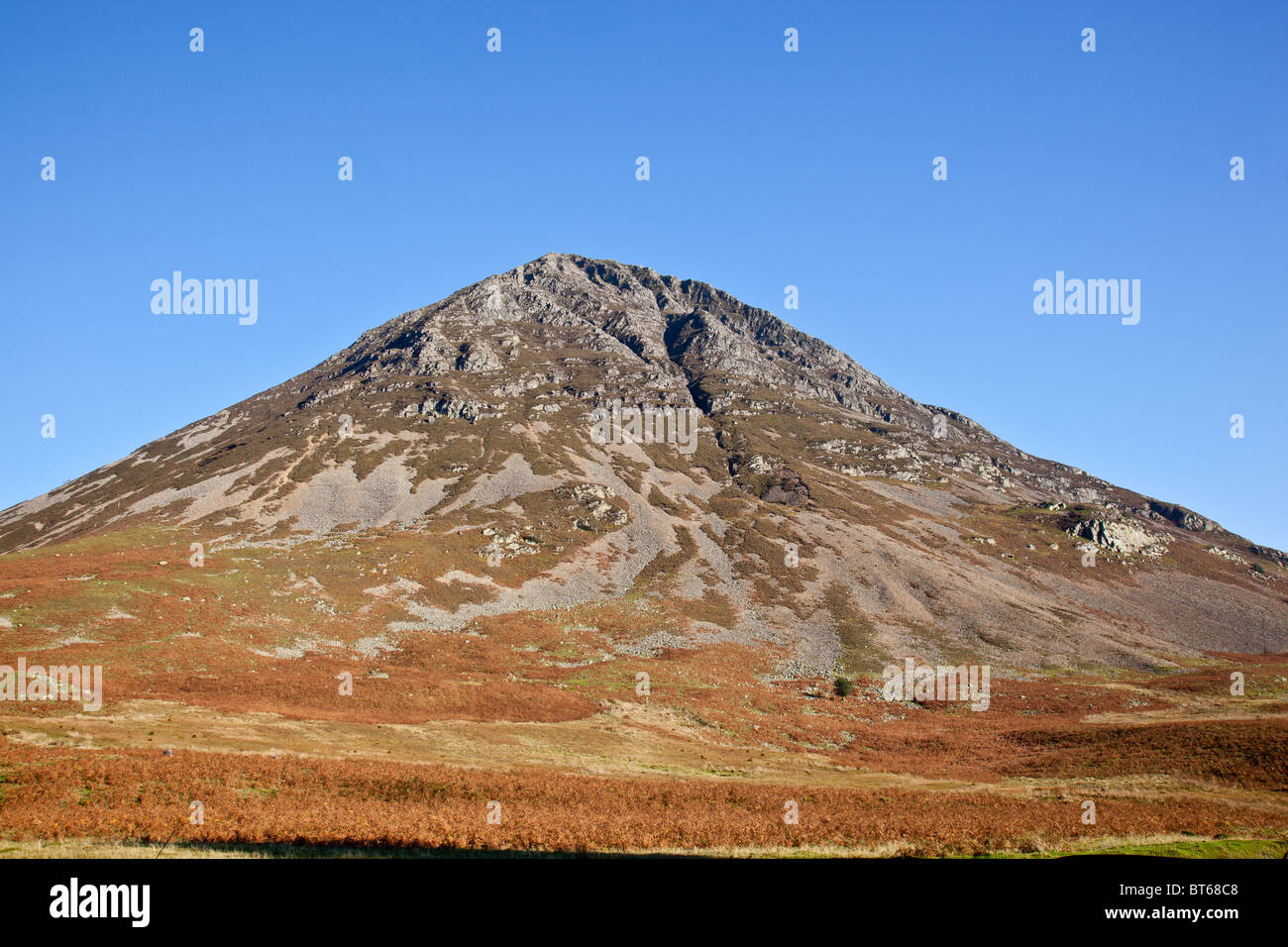 Grasmoor crummock water lake district hi-res stock photography and ...