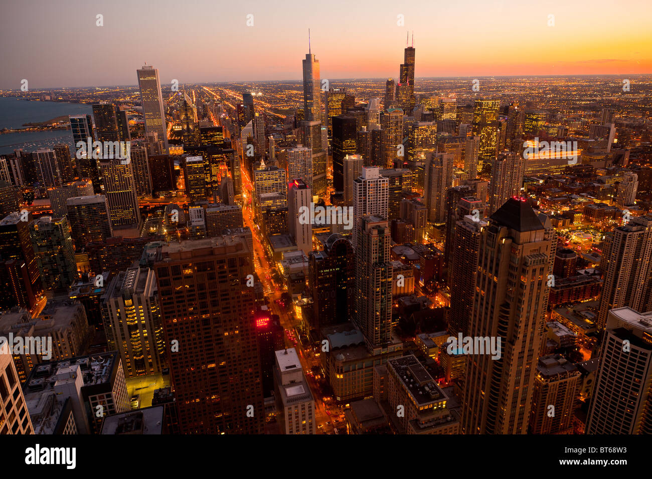 Looking to city over lake michigan hi-res stock photography and images ...