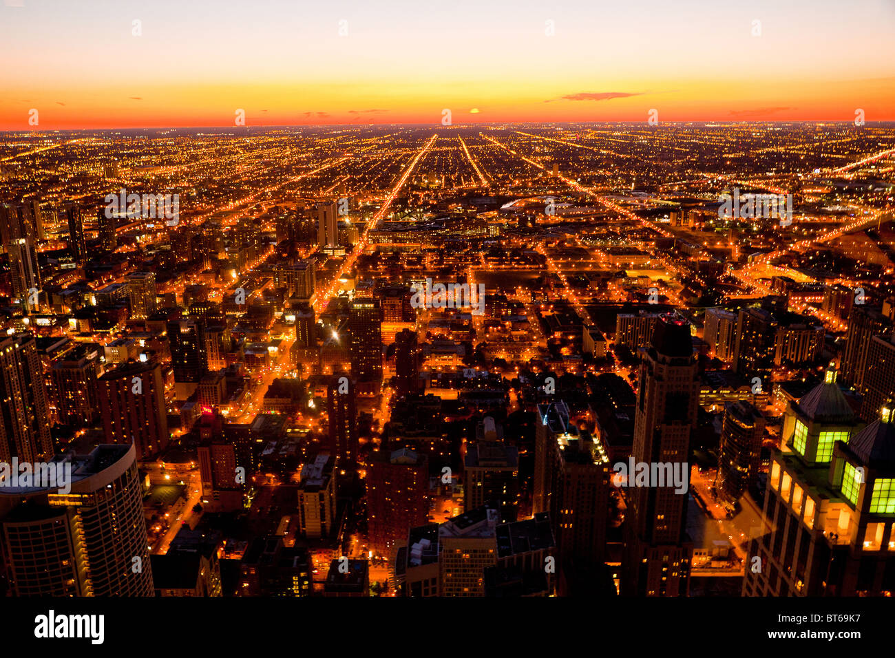 Chicago skyline sunset hi-res stock photography and images - Alamy