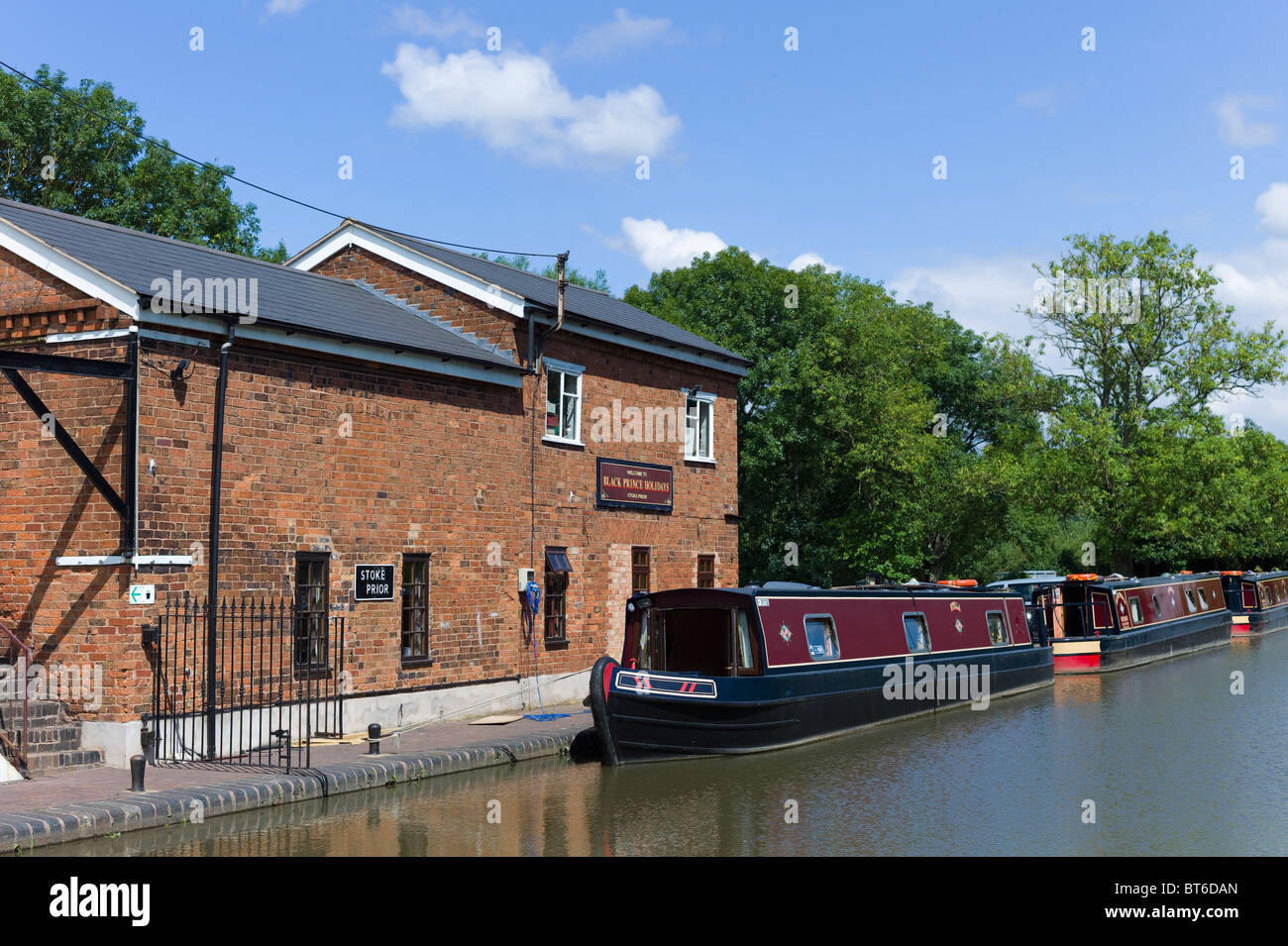 narrow boat barge the worcester and birmingham canal stoke prior ...