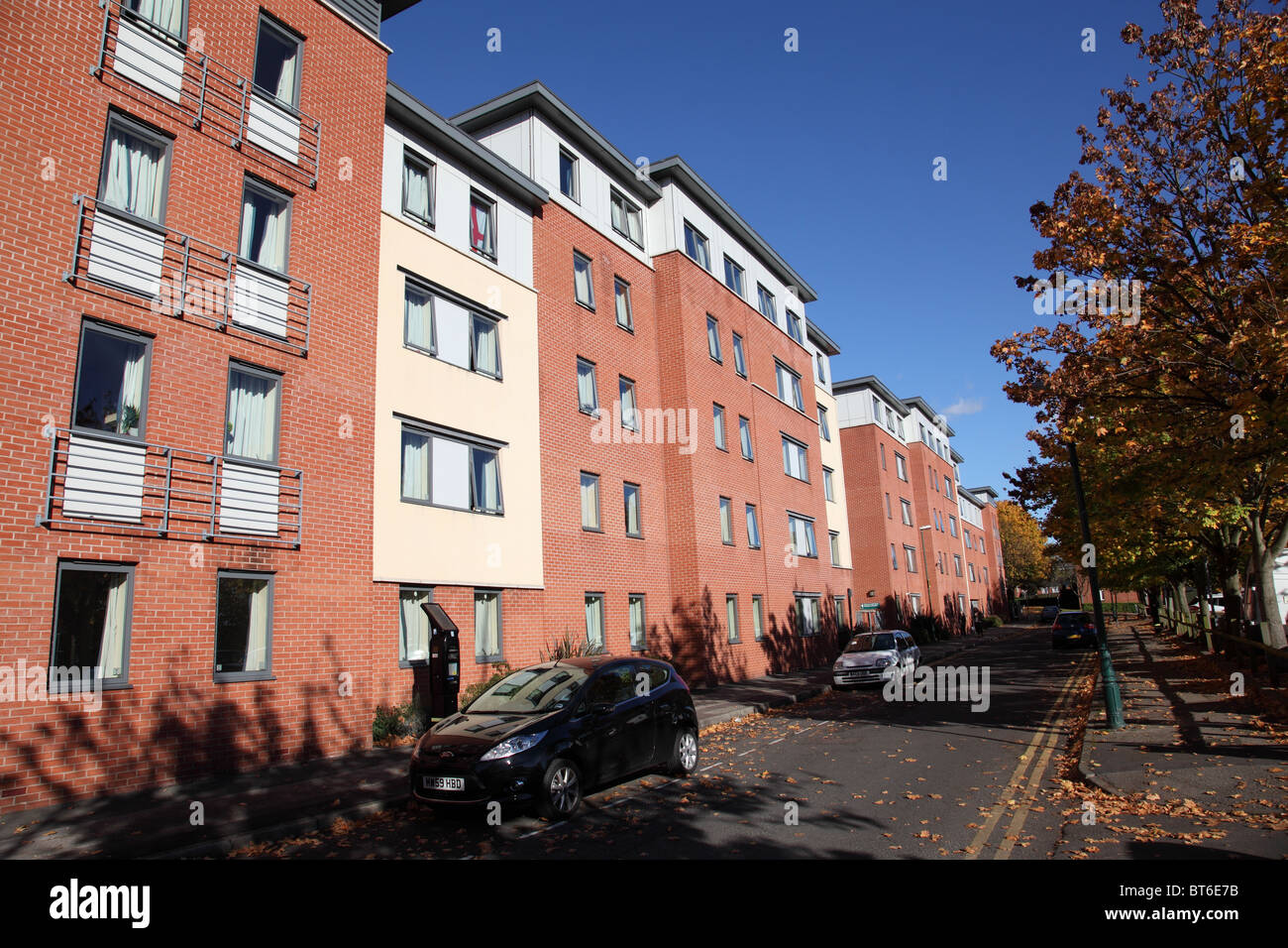 Nottingham campus student accommodation hi-res stock photography and ...