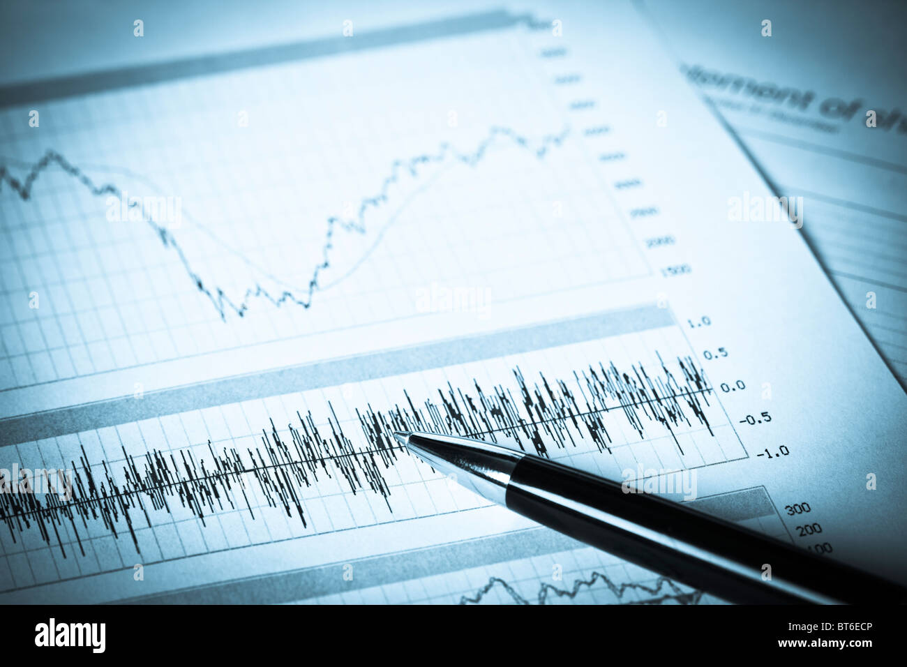 Enterprise financial report graphs hi-res stock photography and images ...