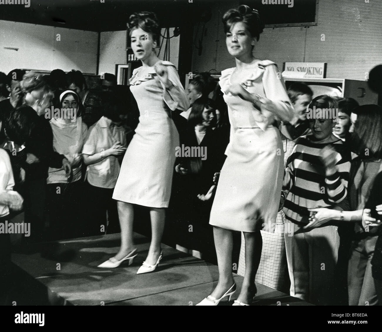 THE McKINLEYS UK pop duo in 1963. Photo Tony Gale Stock Photo - Alamy