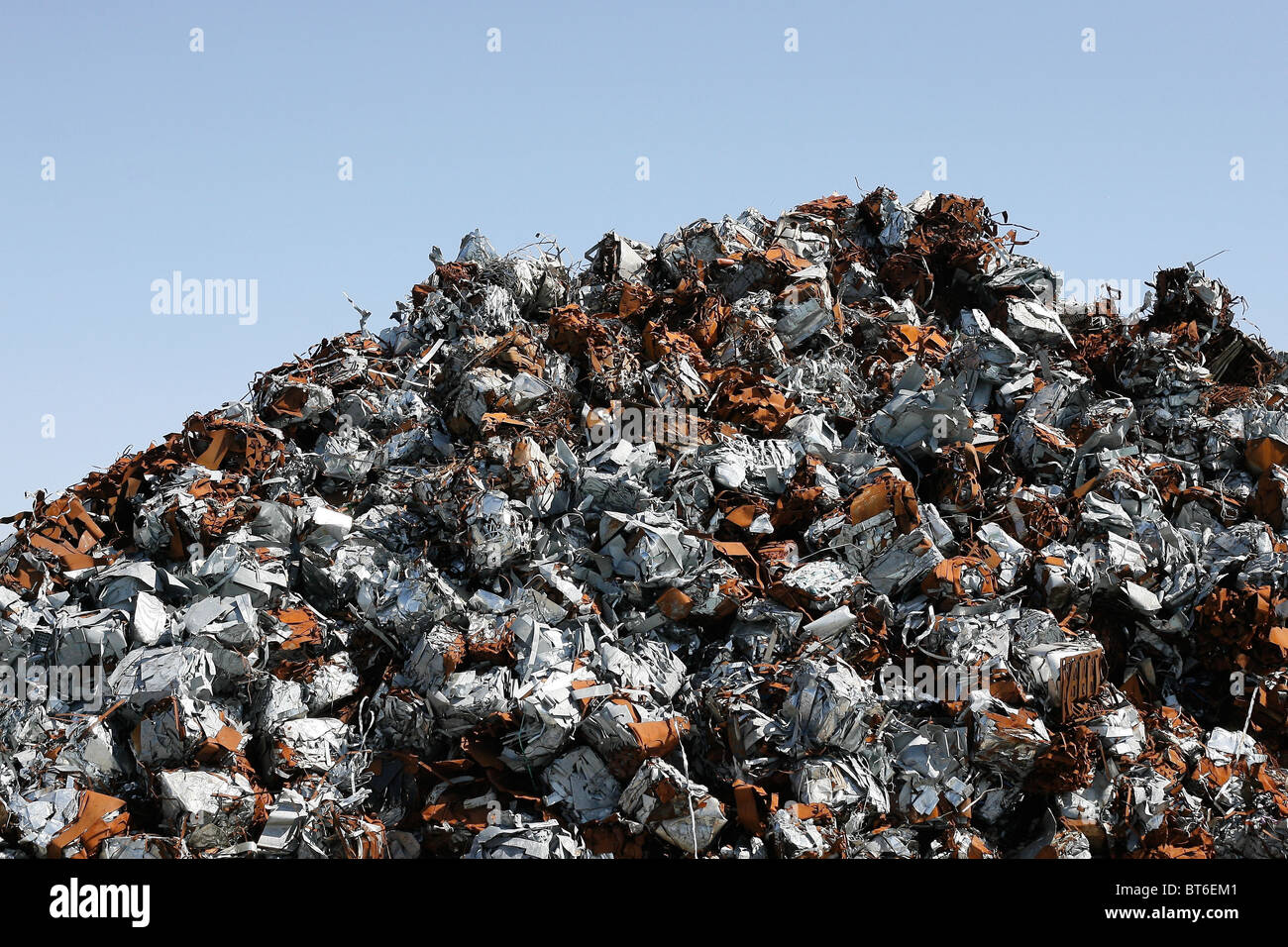 Large piles of scrap metal hi-res stock photography and images - Alamy