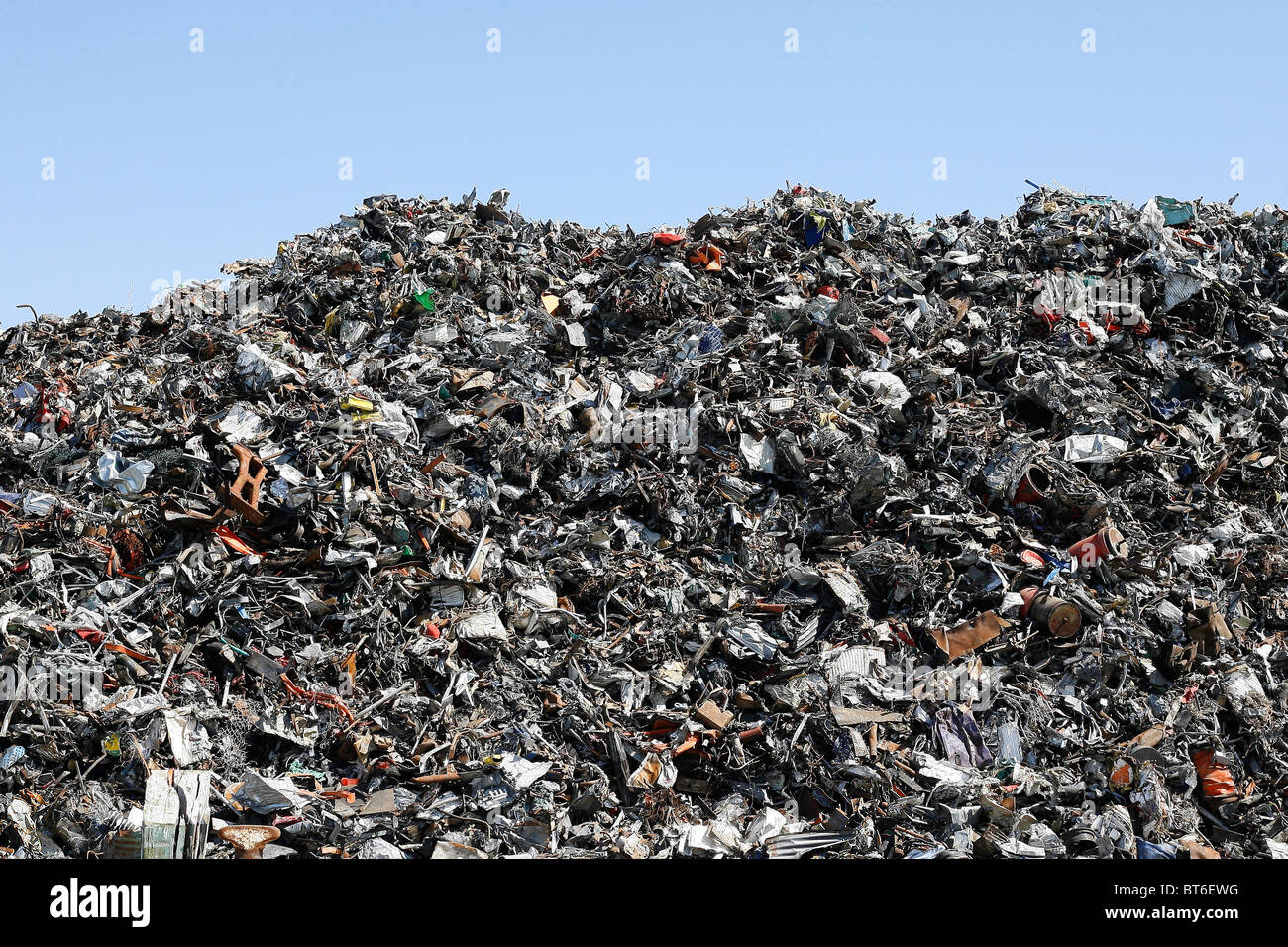 Large piles of scrap metal hi-res stock photography and images - Alamy