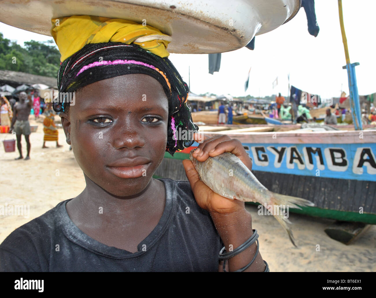 Ivory coast girl teen hi-res stock photography and images - Alamy